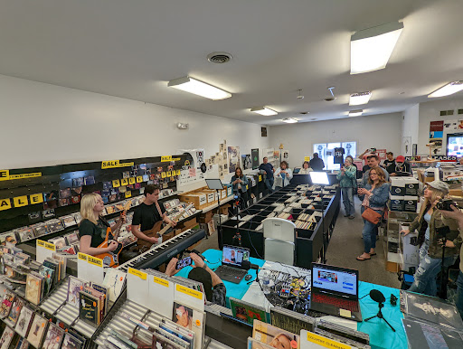 Record Stores all around the world - Vinyl World