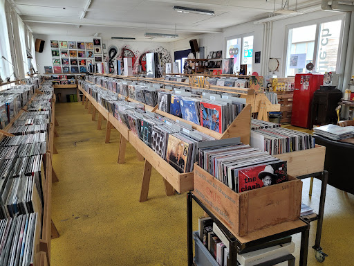 Rille - Record Store | Vinyl World